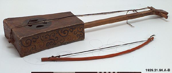 Kringla - stråkinstrument, kordofon, hore